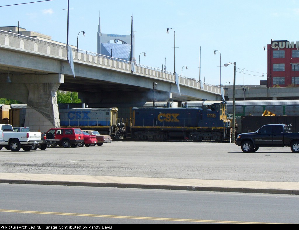 CSX 1115 w/ Batman building